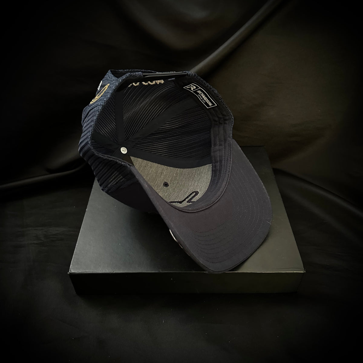 ADT Navy & Silver – almadetoro