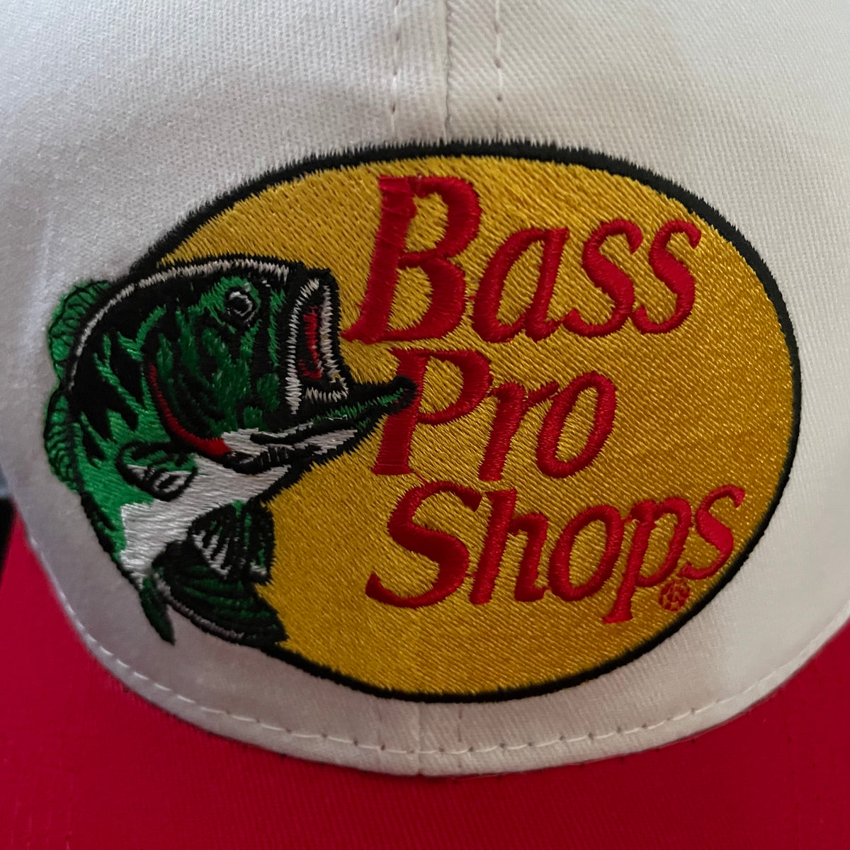 Bass Pro Shops RED/WHITE Embroidered Logo Mesh-Back Cap – almadetoro